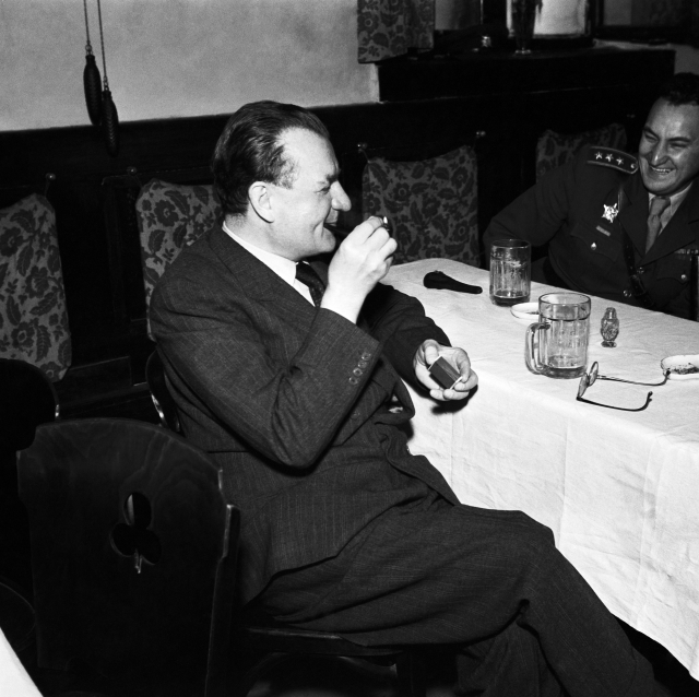 Klement Gottwald: notorik s panickou hrůzou z Moskvy | Týden.cz