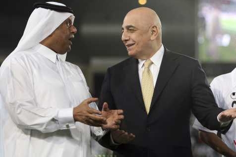 Šéf AC Milán prchal před "ultras" s píchlou pneumatikou | Týden.cz